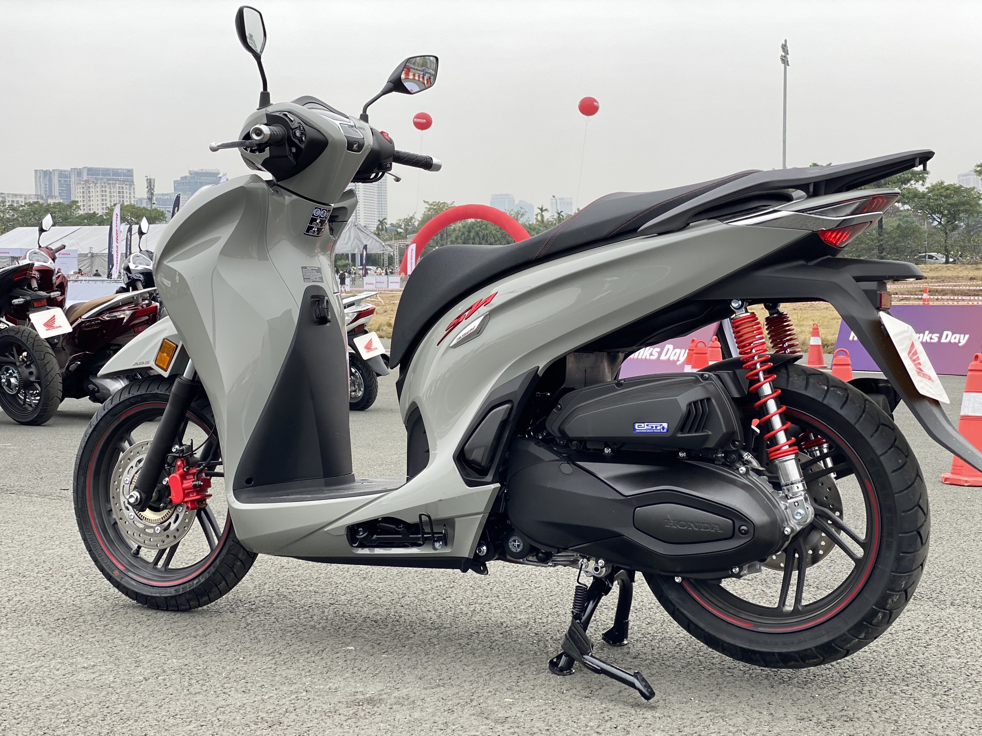 Honda SH 350i giảm “sốc”dưới giá đề xuất hơn 20 triệu đồng, dù các mẫu ...