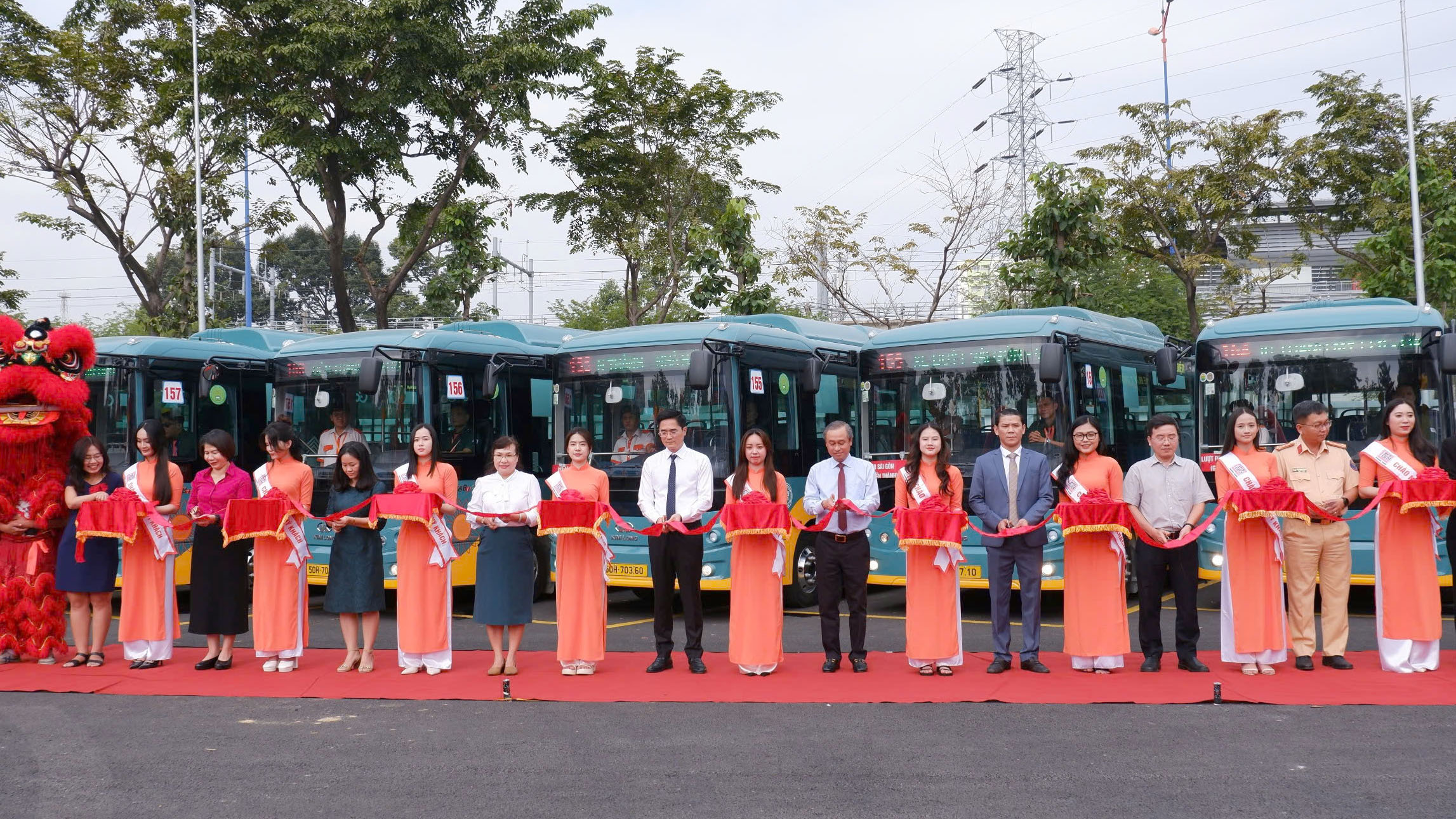 khai trương xe buýt kết nối metro