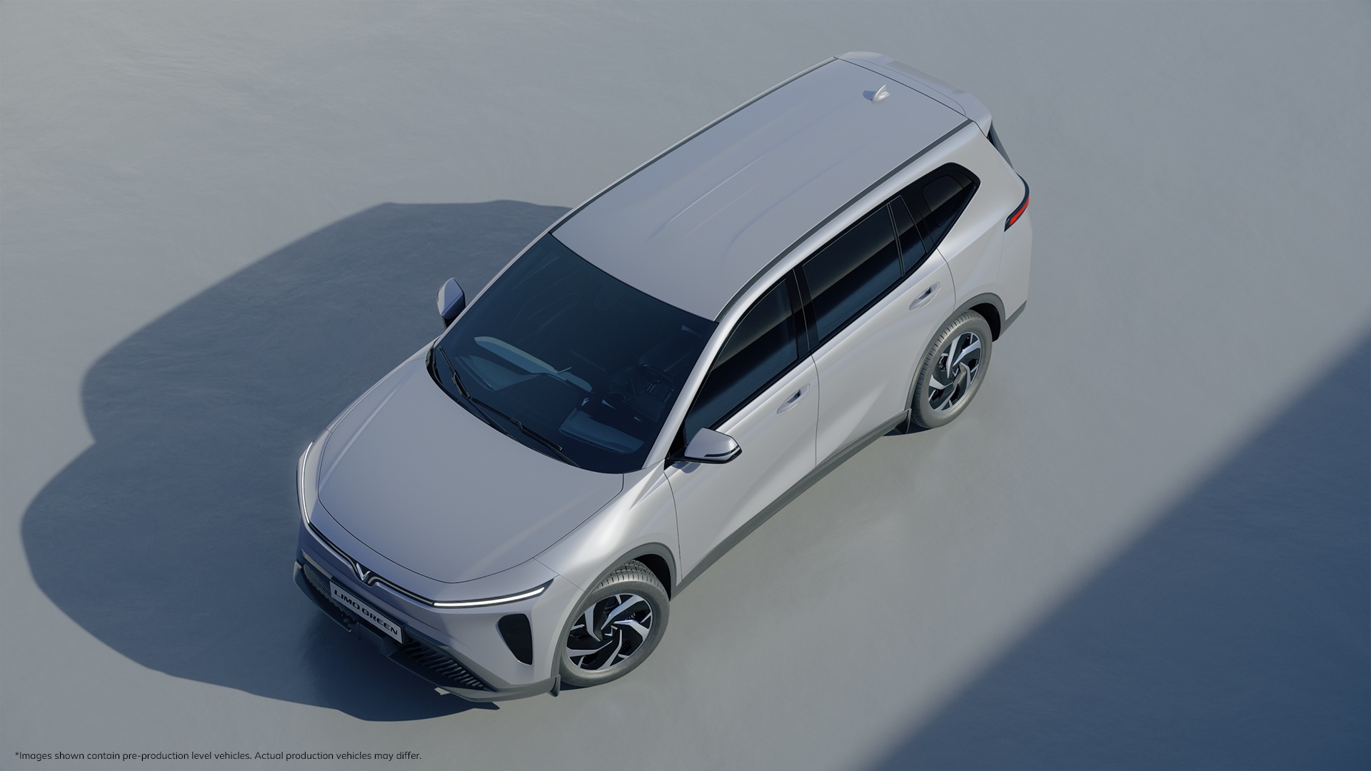 Xe điện MPV 7 chỗ VinFast Limo Green lộ diện: Kích thước ngang Innova Cross, gây khó cả Xpander ...