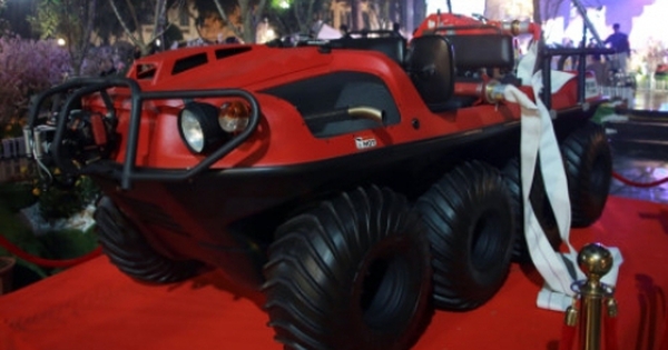 Argo 8x8-XTI - Xe chữa cháy 'chạy trên cạn, bơi dưới nước' linh hoạt ...