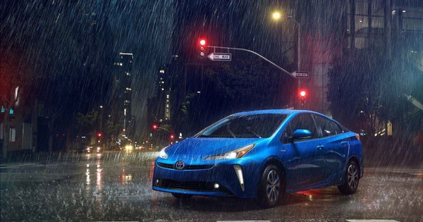 Xe xanh Toyota Prius 2019 thách thức đường trơn với hệ dẫn động AWD ...