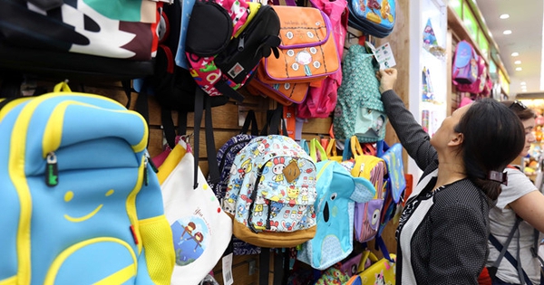 Khổ vì 'đồng phục' cặp sách | Tạp chí Giao thông vận tải